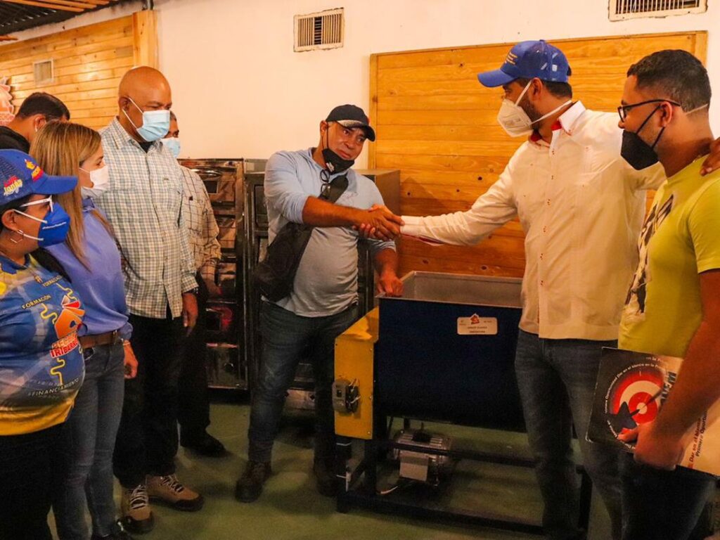 (VENEZUELA) ALCALDÍA DE IRIBARREN ENTREGÓ FINANCIAMIENTO A 142 ...