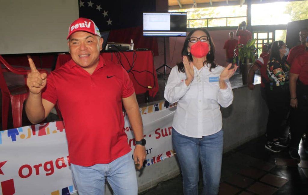 (VENEZUELA) GOBIERNO BOLIVARIANO ESTUDIA LAS 7 LÍNEAS DE MANO DEL PODER ...