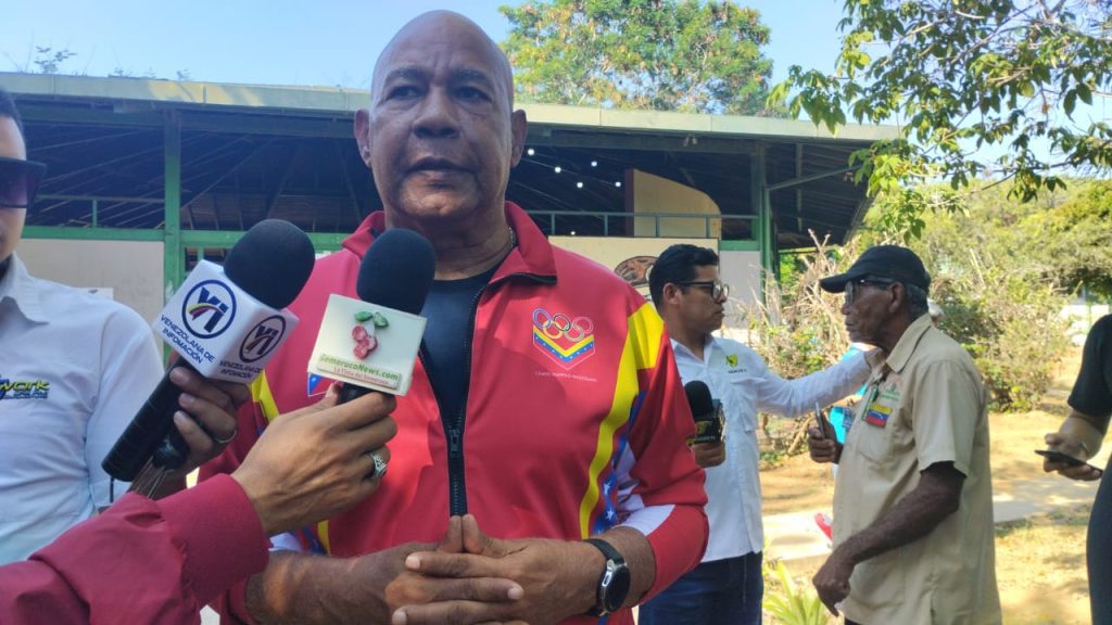 (VENEZUELA) COMANDANTE LUIS REYES REYES EJERCIÓ SU VOTO EN DEFENSA A LA ...