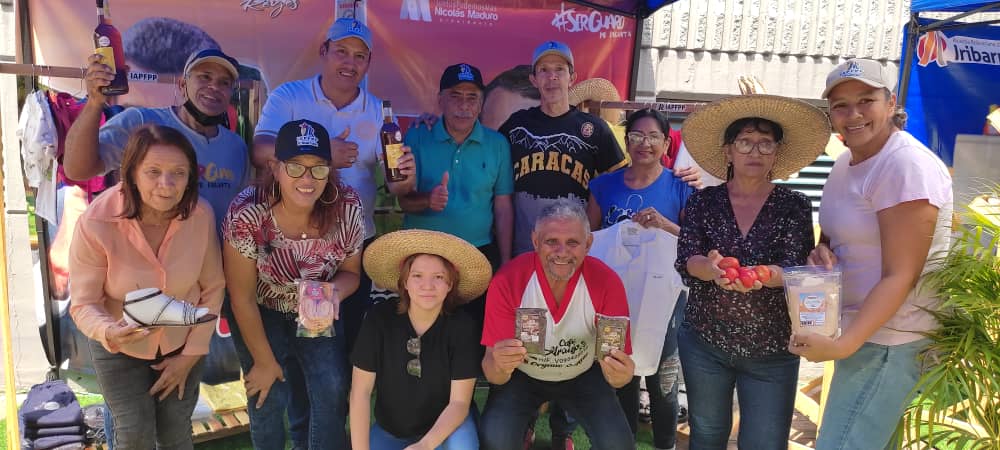 (VENEZUELA) INAUGURADA OFICIALMENTE TIENDA HECHO EN COMUNA EN EL CENTRO ...