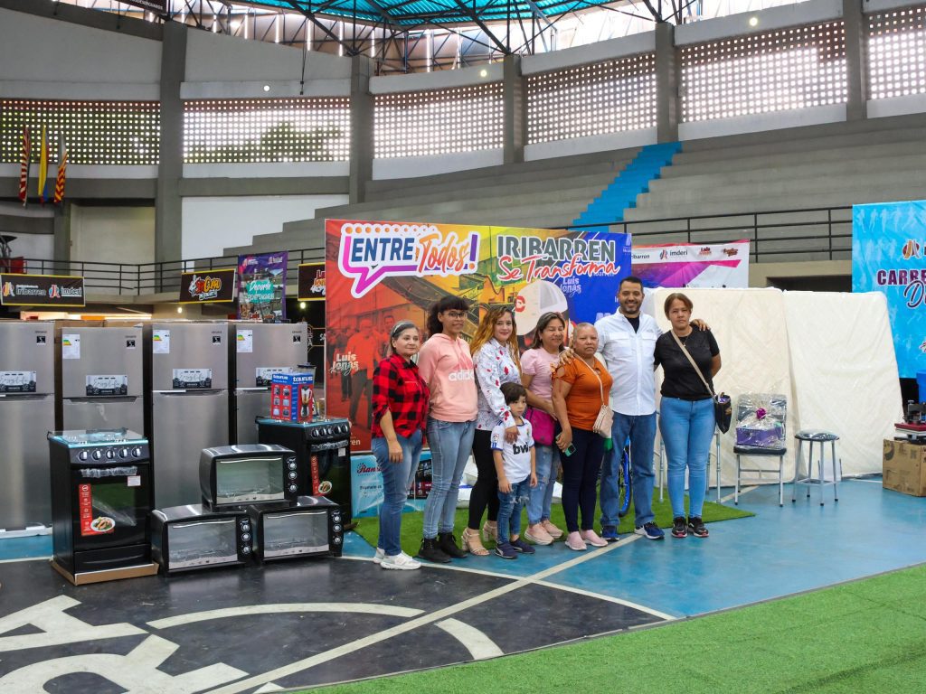 (VENEZUELA) IRIBARREN SE TRANSFORMA Y ENTRE TODOS, LEALES AL PUEBLO ...
