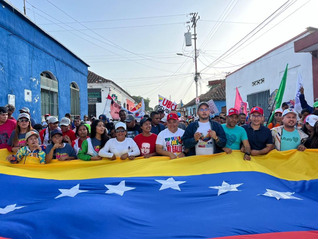 (VENEZUELA) PUEBLO DE DUACA SE VISTIÓ DE ROJO PARA MARCHAR POR LA ...